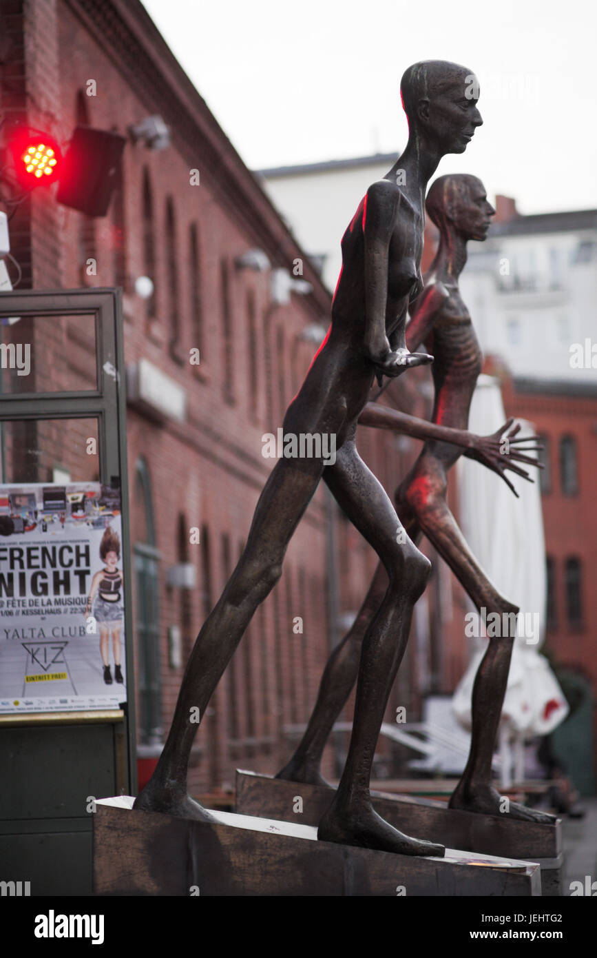 The sculpture adam and eve hi-res stock photography and images - Alamy