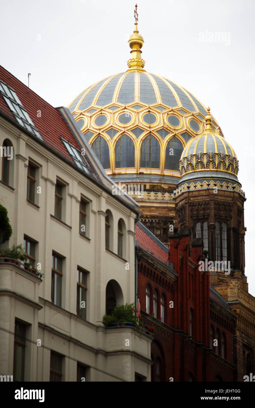 Neue synagoge oranienburger hi-res stock photography and images - Alamy
