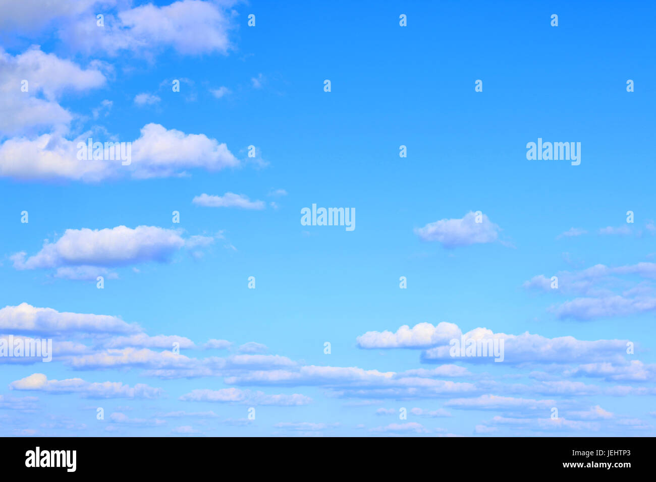 blue gradient sky clouds Stock Photo - Alamy