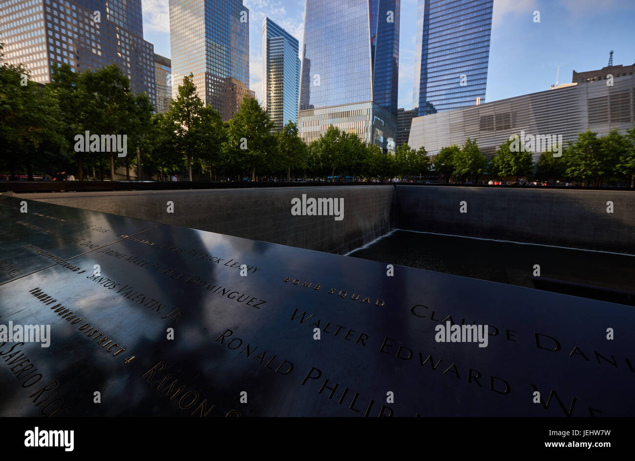 Freedom tower reflecting pool hi-res stock photography and images - Alamy