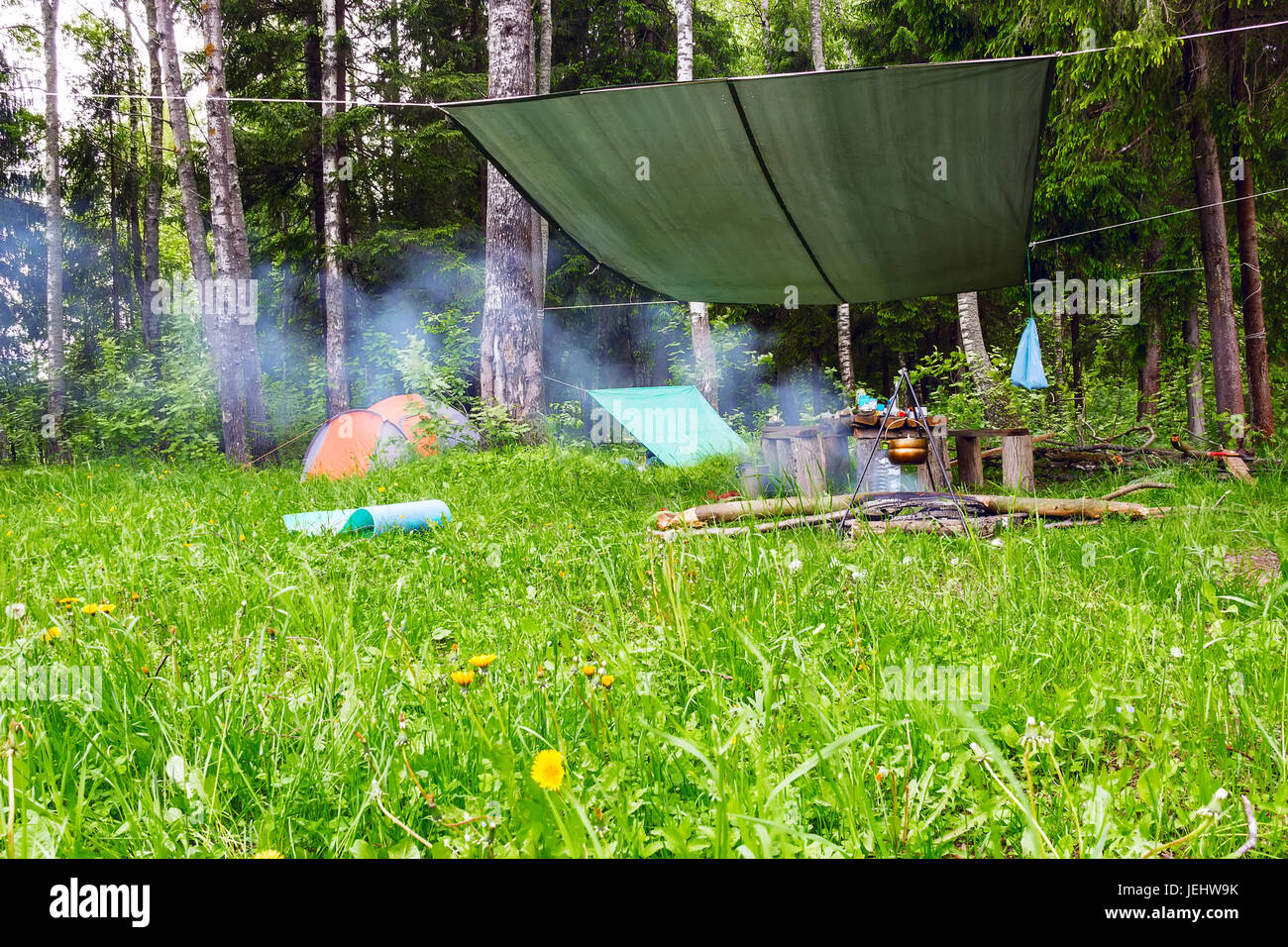 Bonfire tent hi-res stock photography and images - Alamy