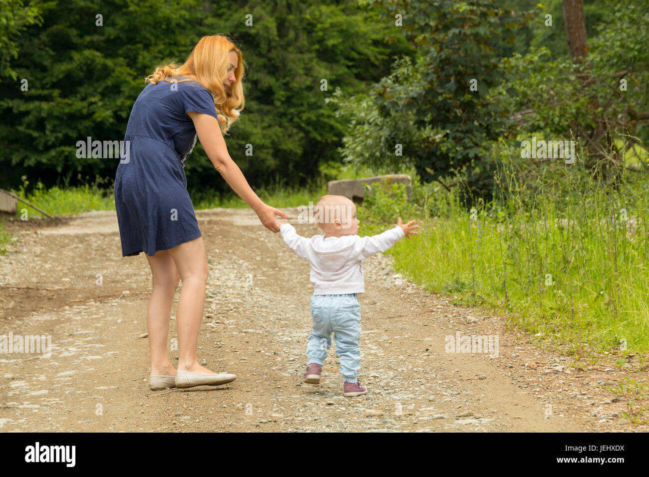 Discovering with kids hi-res stock photography and images - Alamy