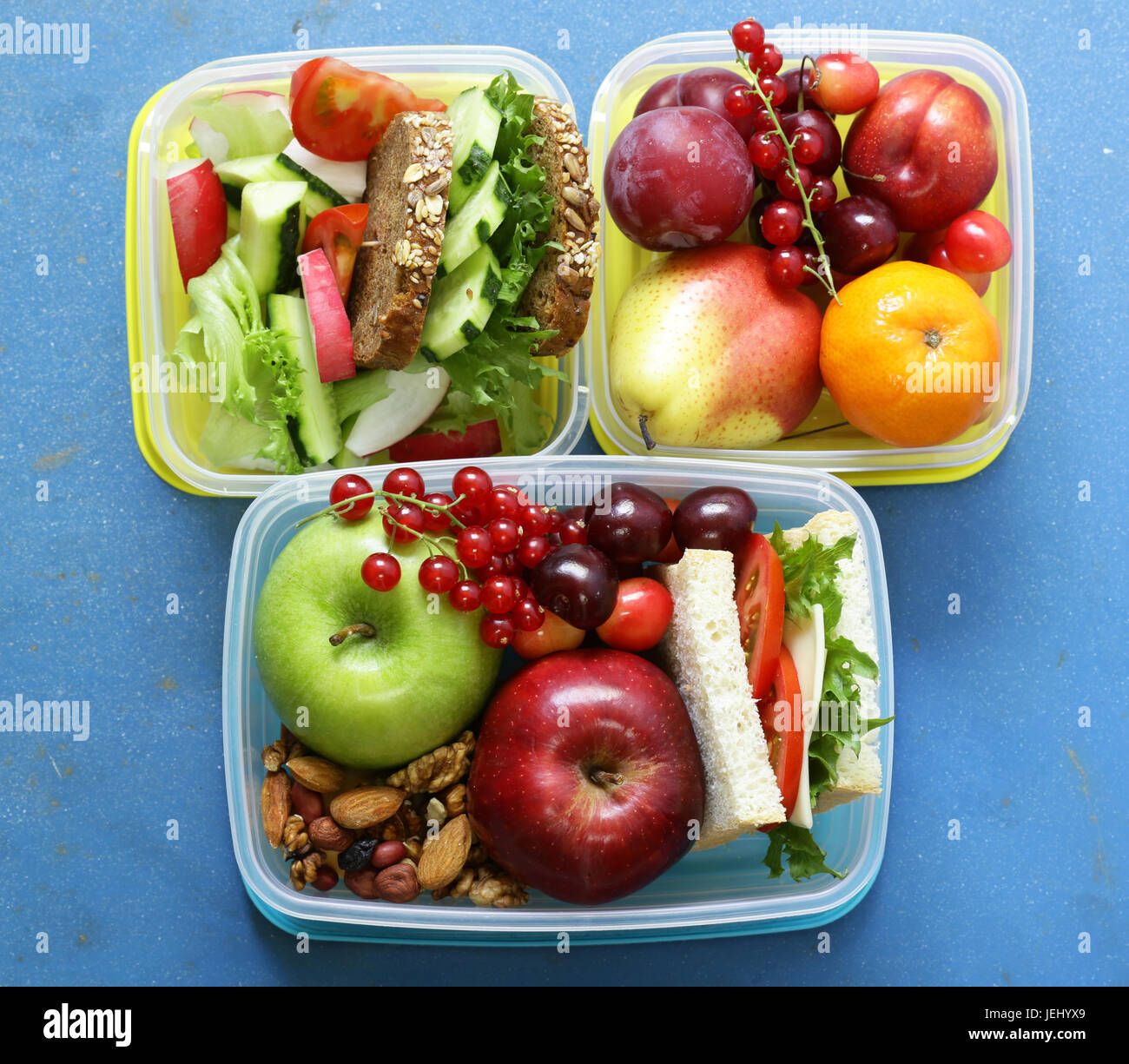 Lunch box for healthy eating at the office and school Stock Photo - Alamy