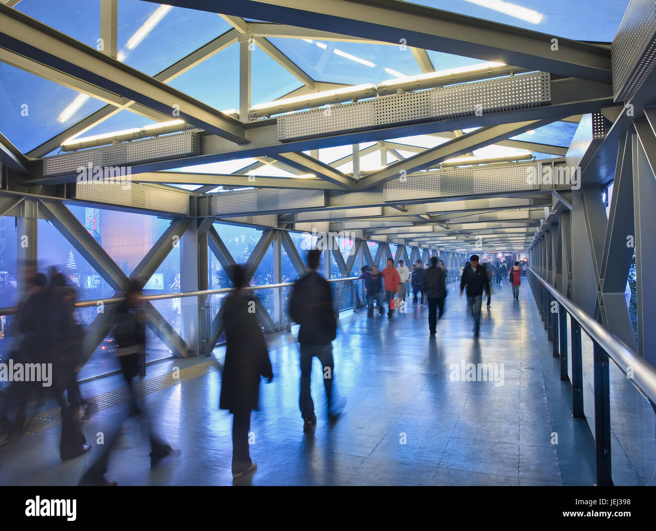People walking on bridge night hi-res stock photography and images - Alamy