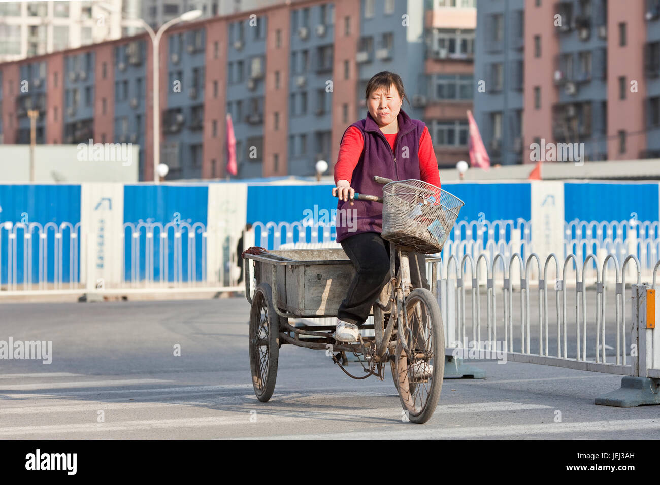Chinese labor force hi-res stock photography and images - Alamy