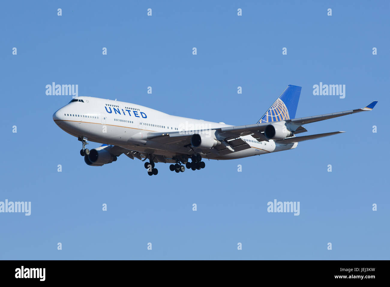 BEIJING-FEBRUARY 18, 2015. United Airlines N174UA, Boeing 747-400 ...