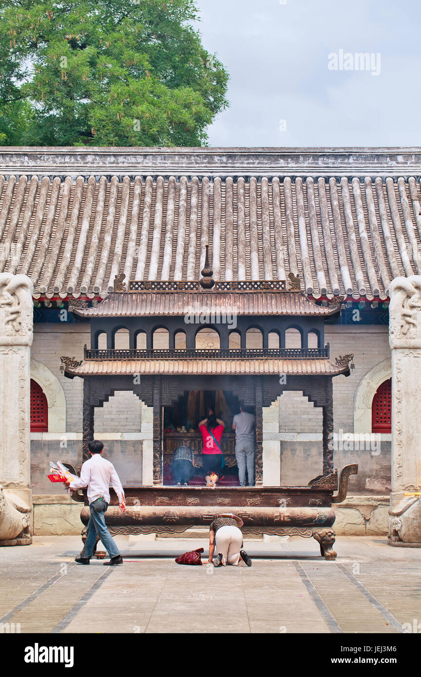 White cloud temple beijing taoist hi-res stock photography and images - Alamy
