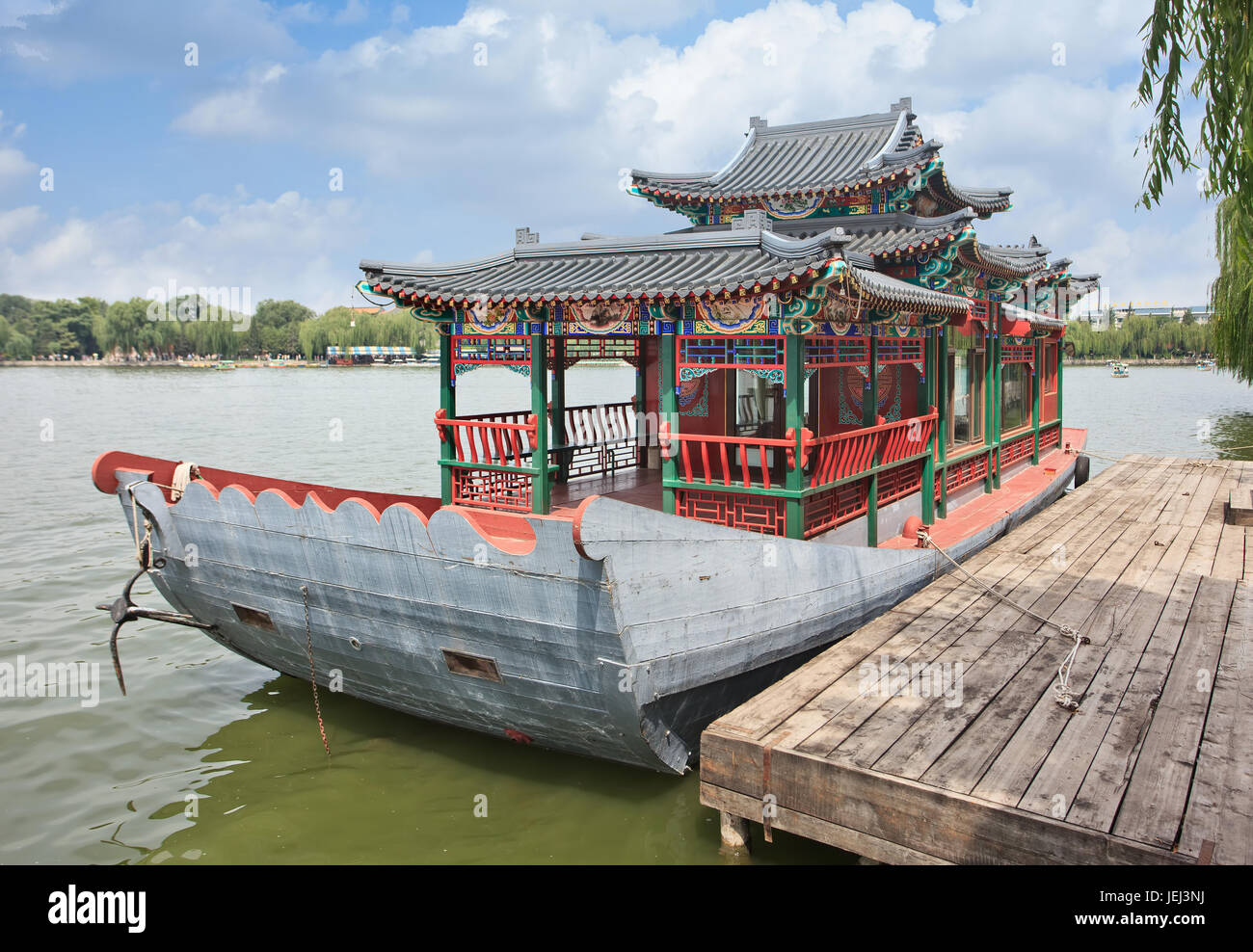 Chinese Wooden Boat High Resolution Stock Photography and Images - Alamy