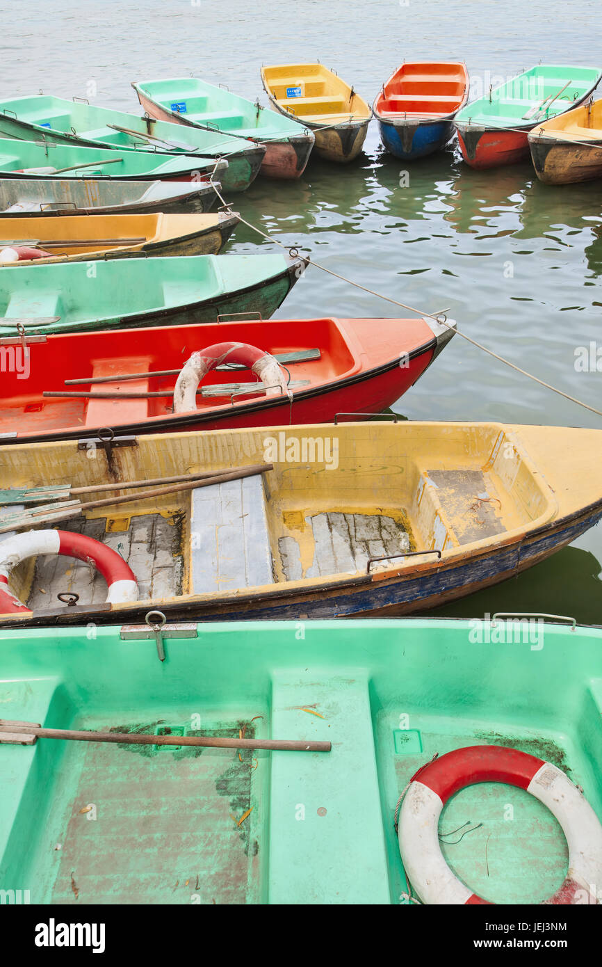Chinese row boats hi-res stock photography and images - Alamy