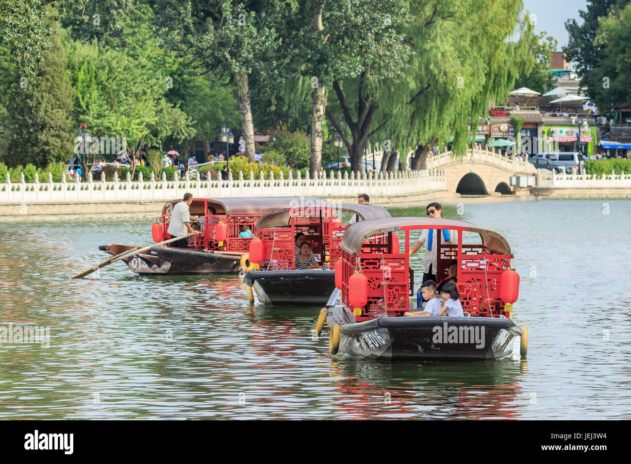Beijing china canal tourist boat hi-res stock photography and images ...