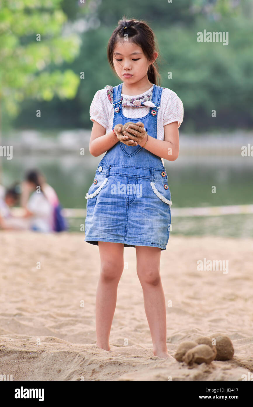 Only the one child families hi-res stock photography and images - Alamy