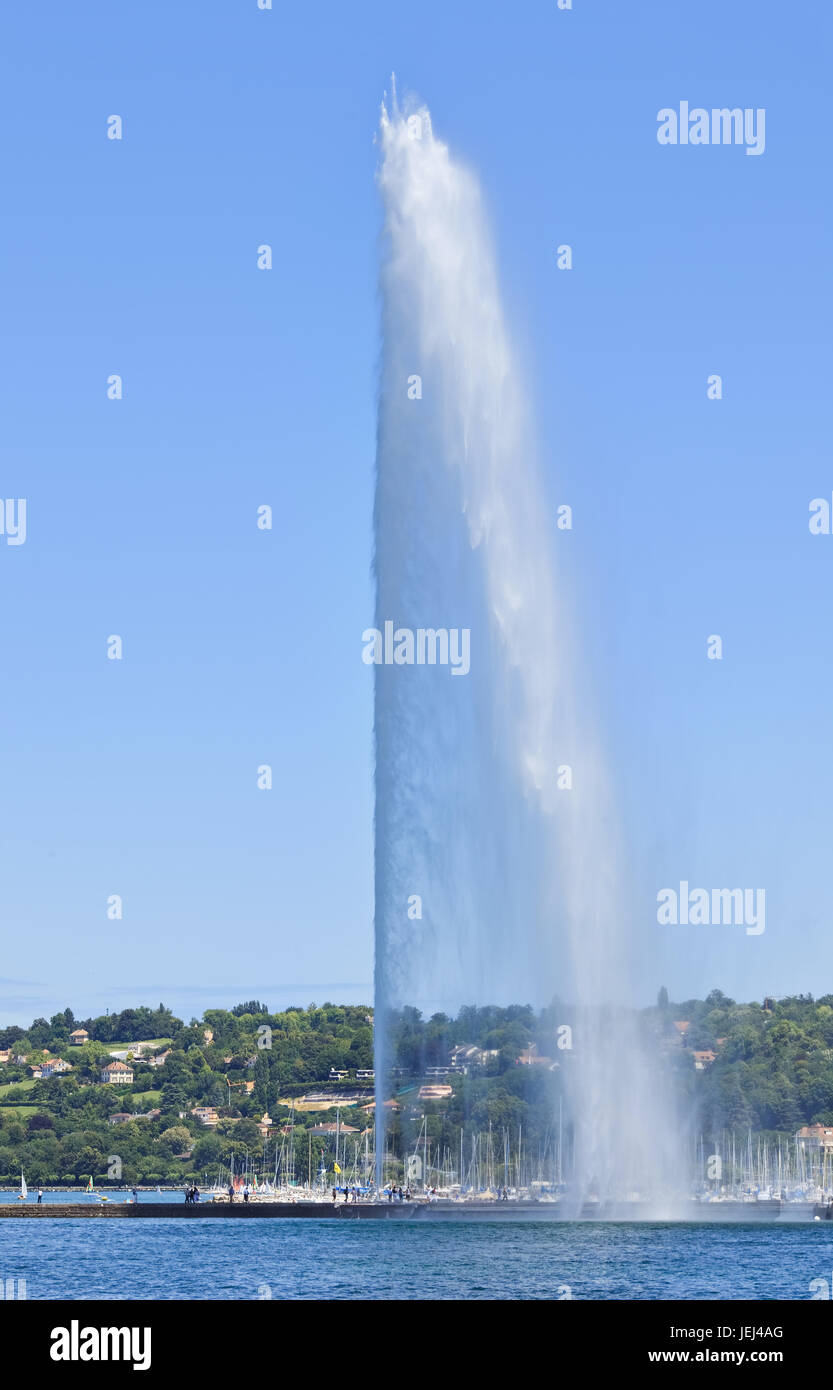Spouting fountain hi-res stock photography and images - Alamy