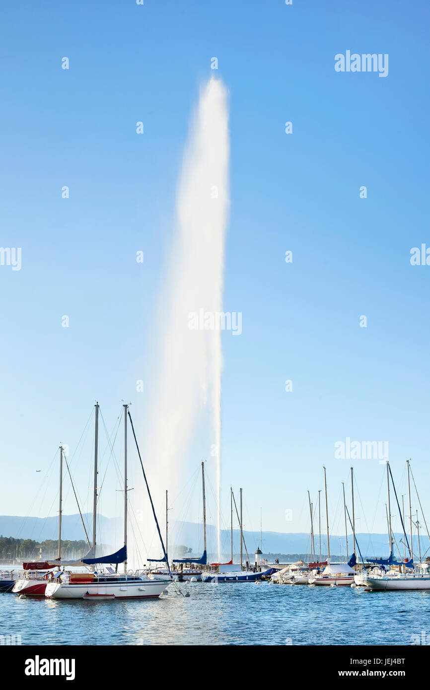 Spouting fountain hi-res stock photography and images - Alamy