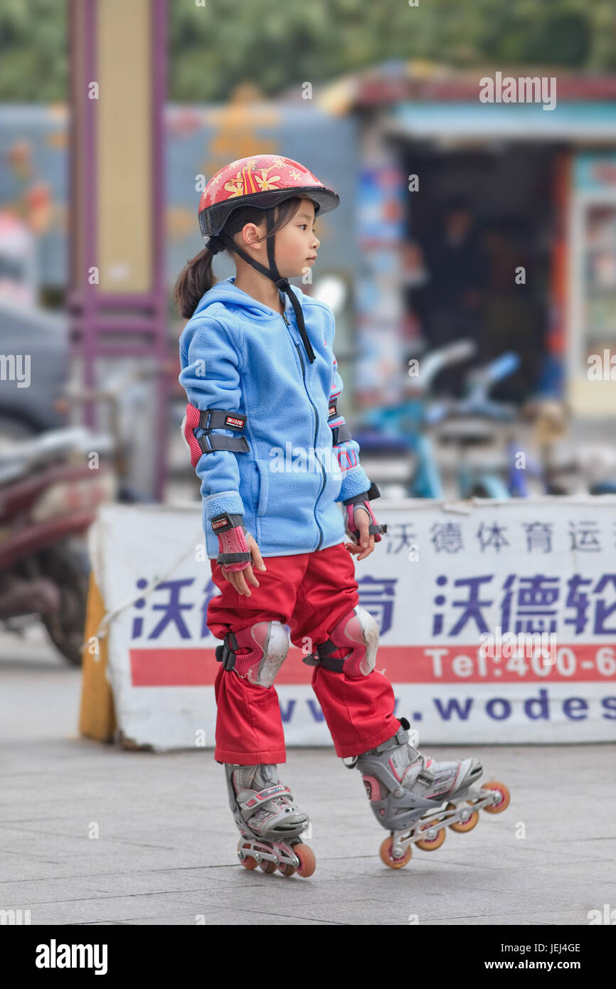 Inline skating child hi-res stock photography and images - Alamy