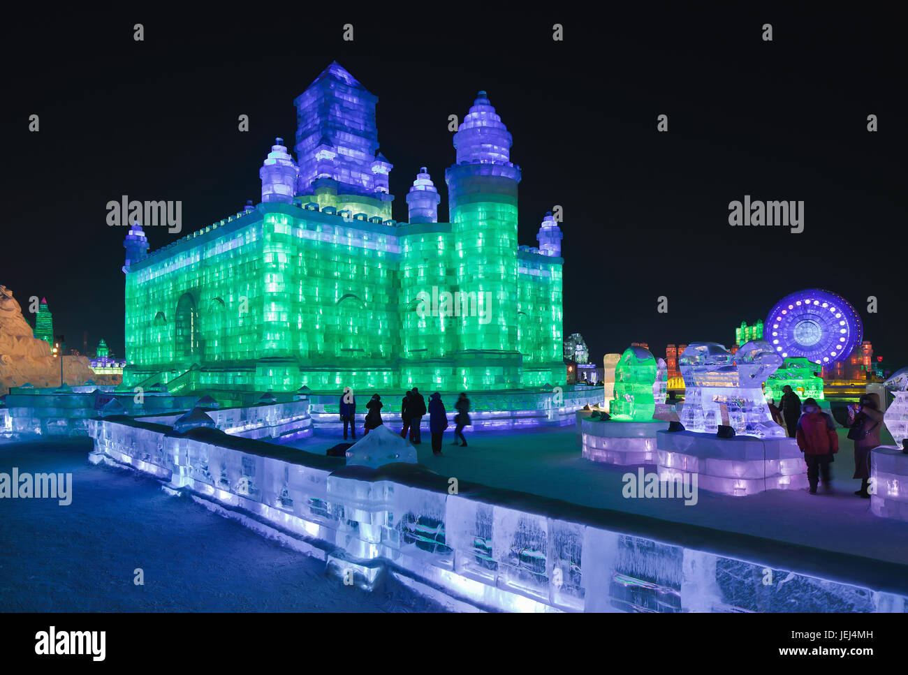 Ice ice palace ice sculptures hi-res stock photography and images - Alamy