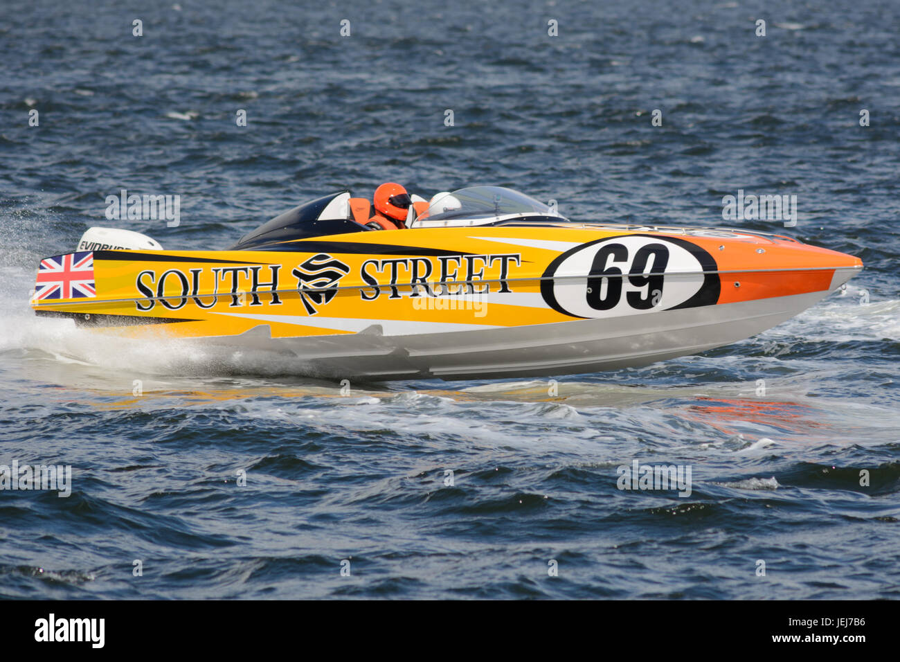 3 speed boat race hi-res stock photography and images - Alamy