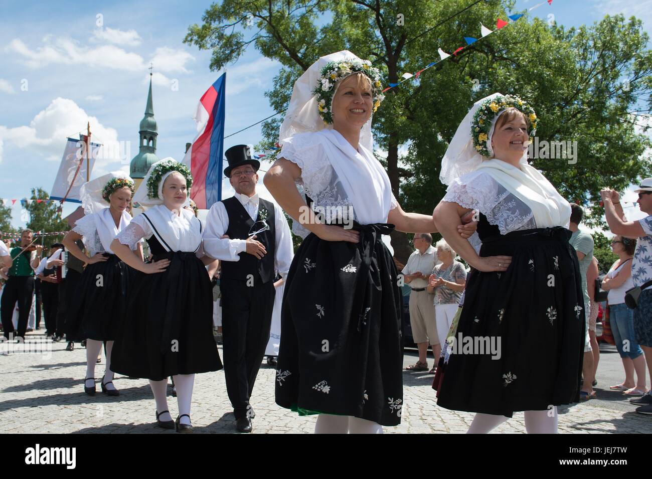 Norwegian dance music hi-res stock photography and images - Alamy