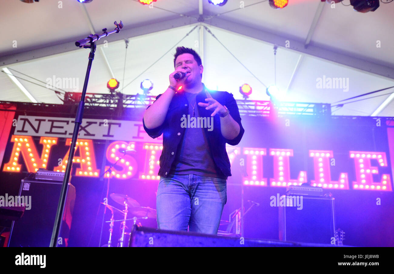 Chicago, Illinois, USA. 24th June, 2017. Adam Craig performs during the ...