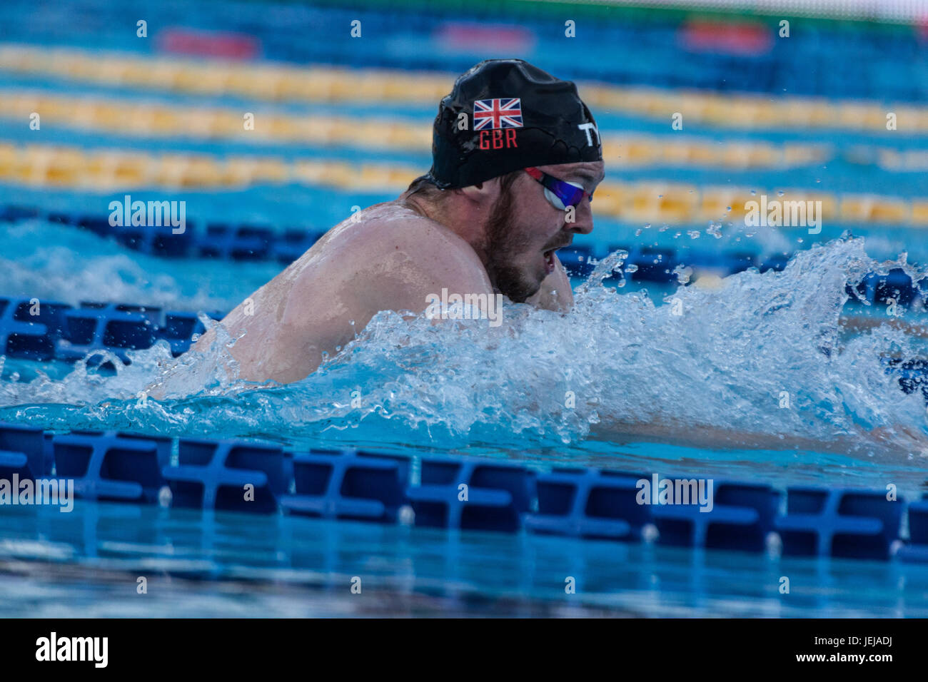 Men relay semifinals hi-res stock photography and images - Alamy