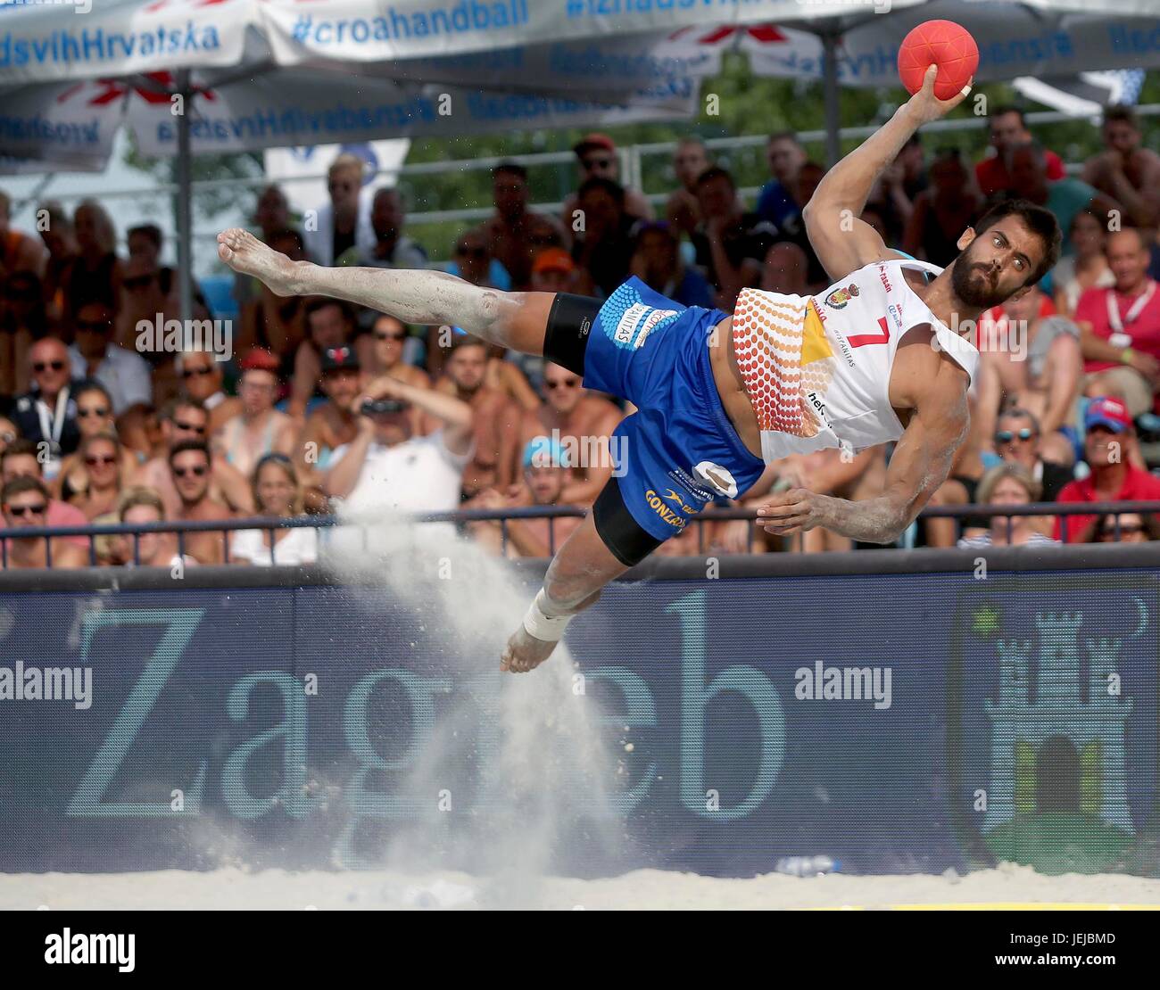 Beach handball spain hi-res stock photography and images - Alamy