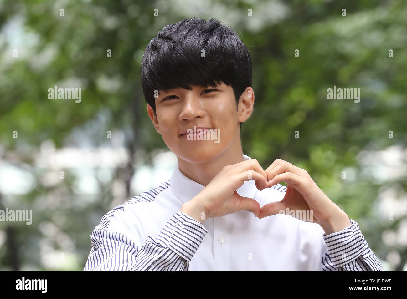 S. Korean singer Yoo Hwe-seung South Korean singer Yoo Hwe-seung, who ...