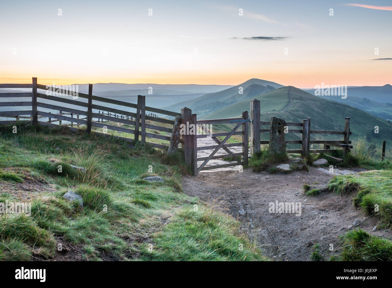 Mam Tor Ridge at Sunrise. Mam Tor, Castleton, Peak District National ...
