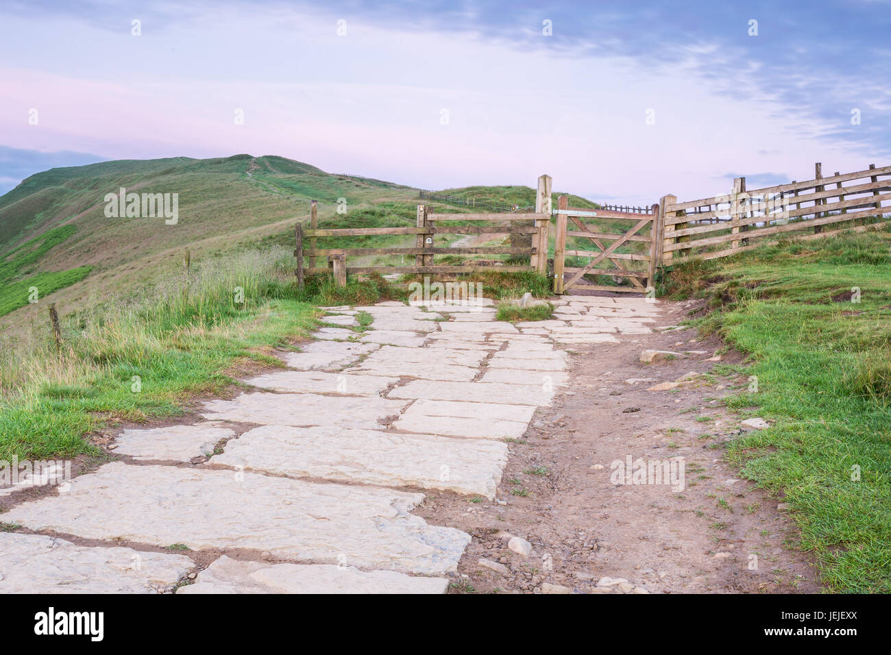Mam tor mountain hi-res stock photography and images - Alamy