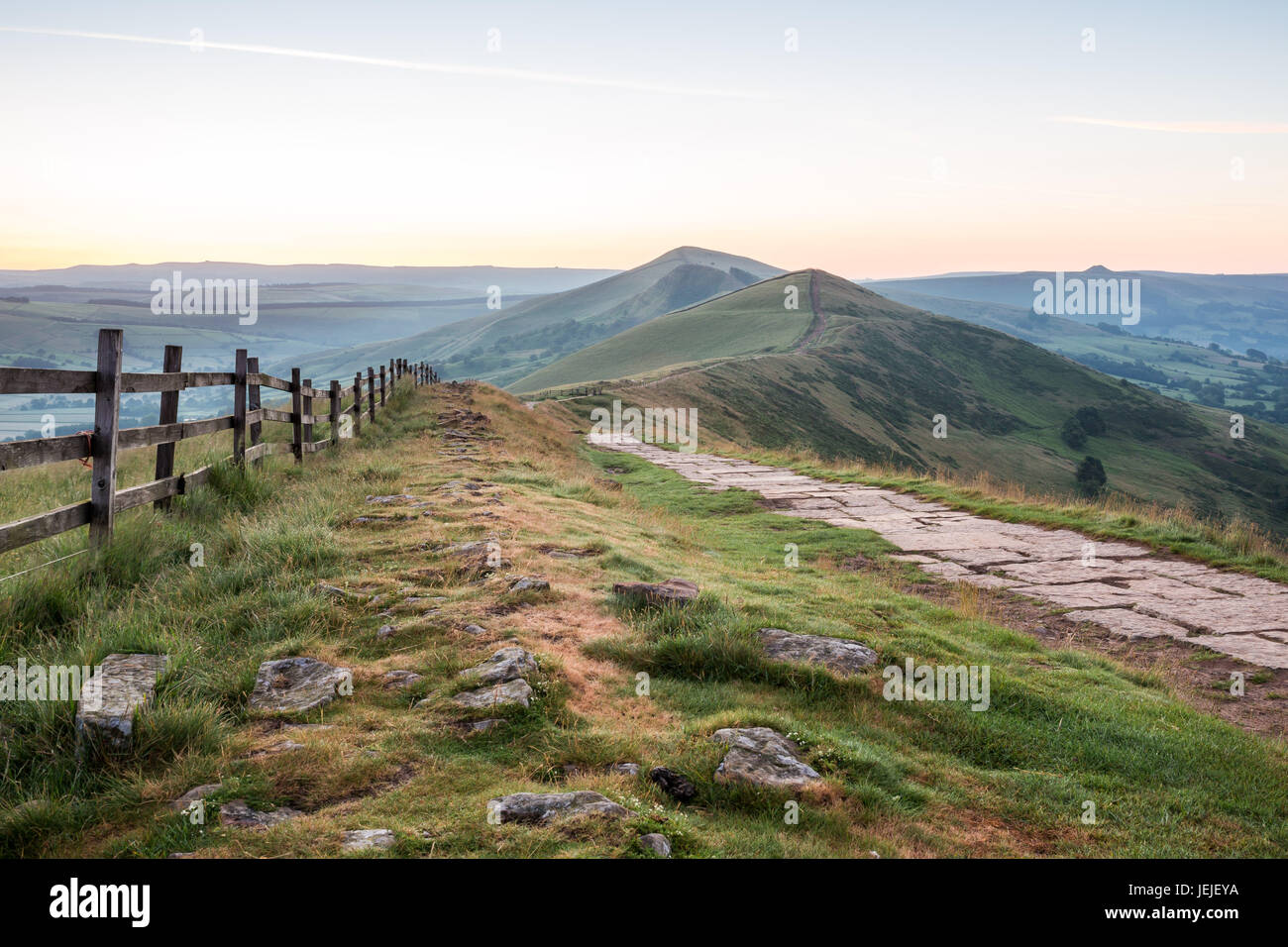 Mam Tor Ridge at Sunrise. Mam Tor, Castleton, Peak District National ...