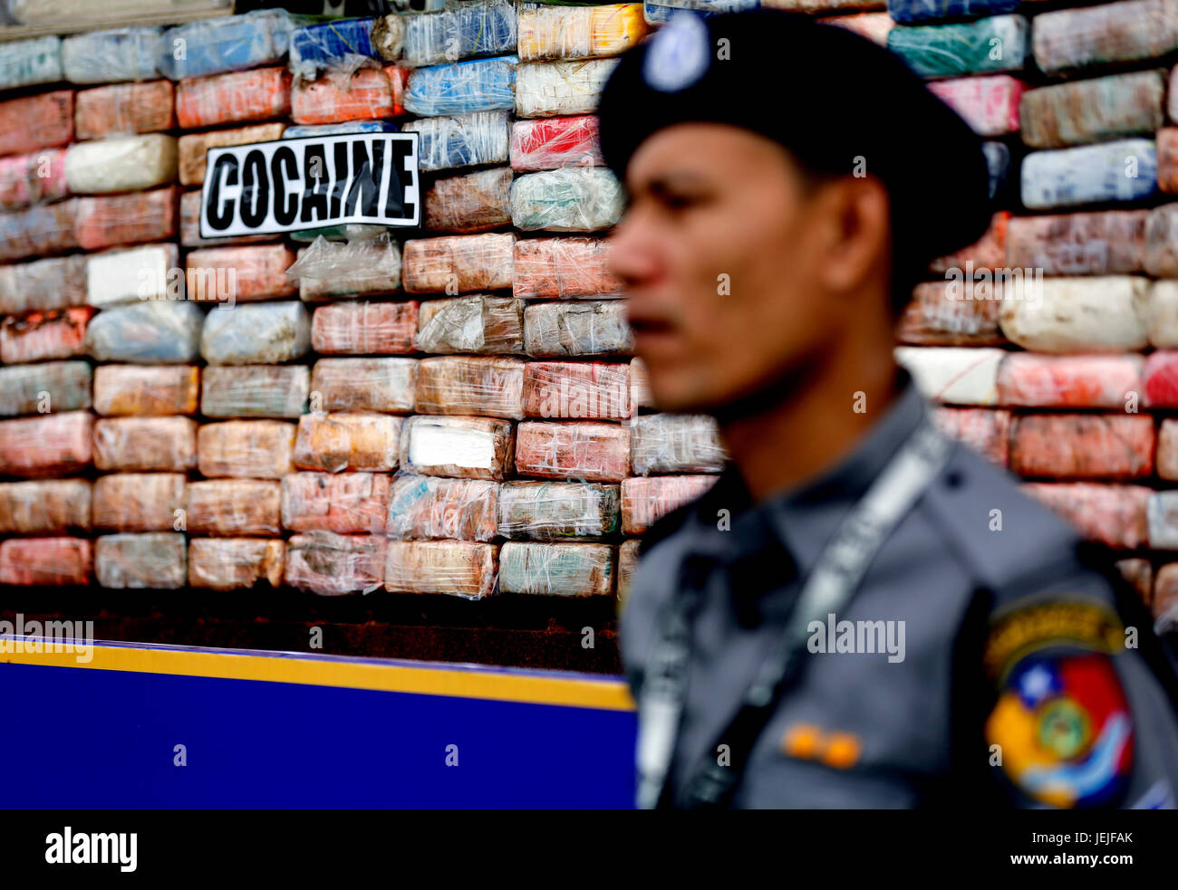 Policeman (myanmar or burma or burmese) hi-res stock photography and ...