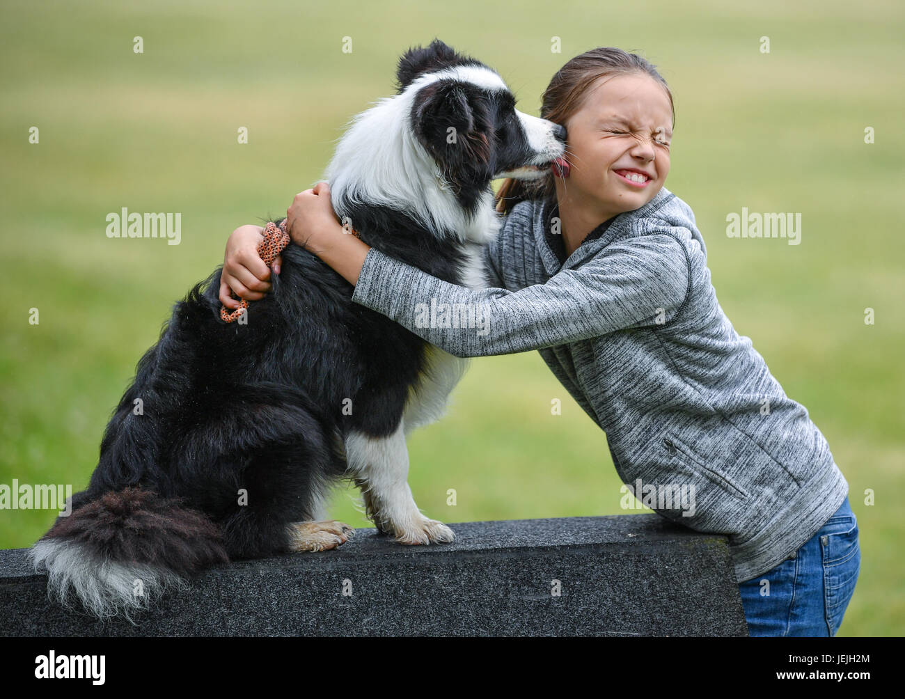 Alt Lebus, Germany. 25th June, 2017. The ten year old girl Amy and her ...