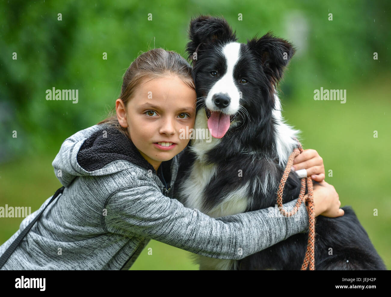 Alt Lebus, Germany. 25th June, 2017. The ten year old girl Amy and her ...