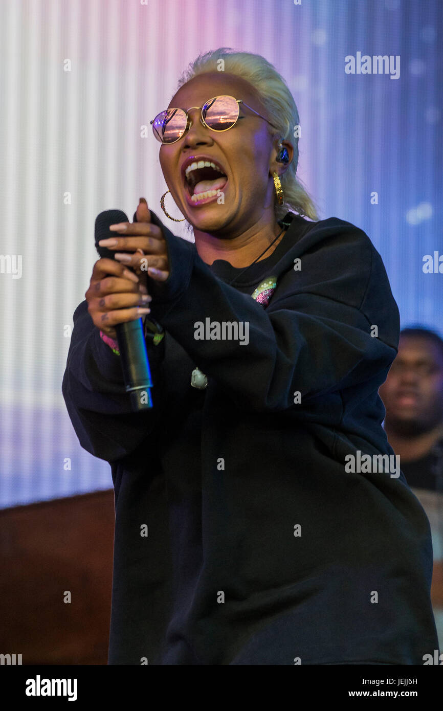 Emelie sande hi-res stock photography and images - Alamy