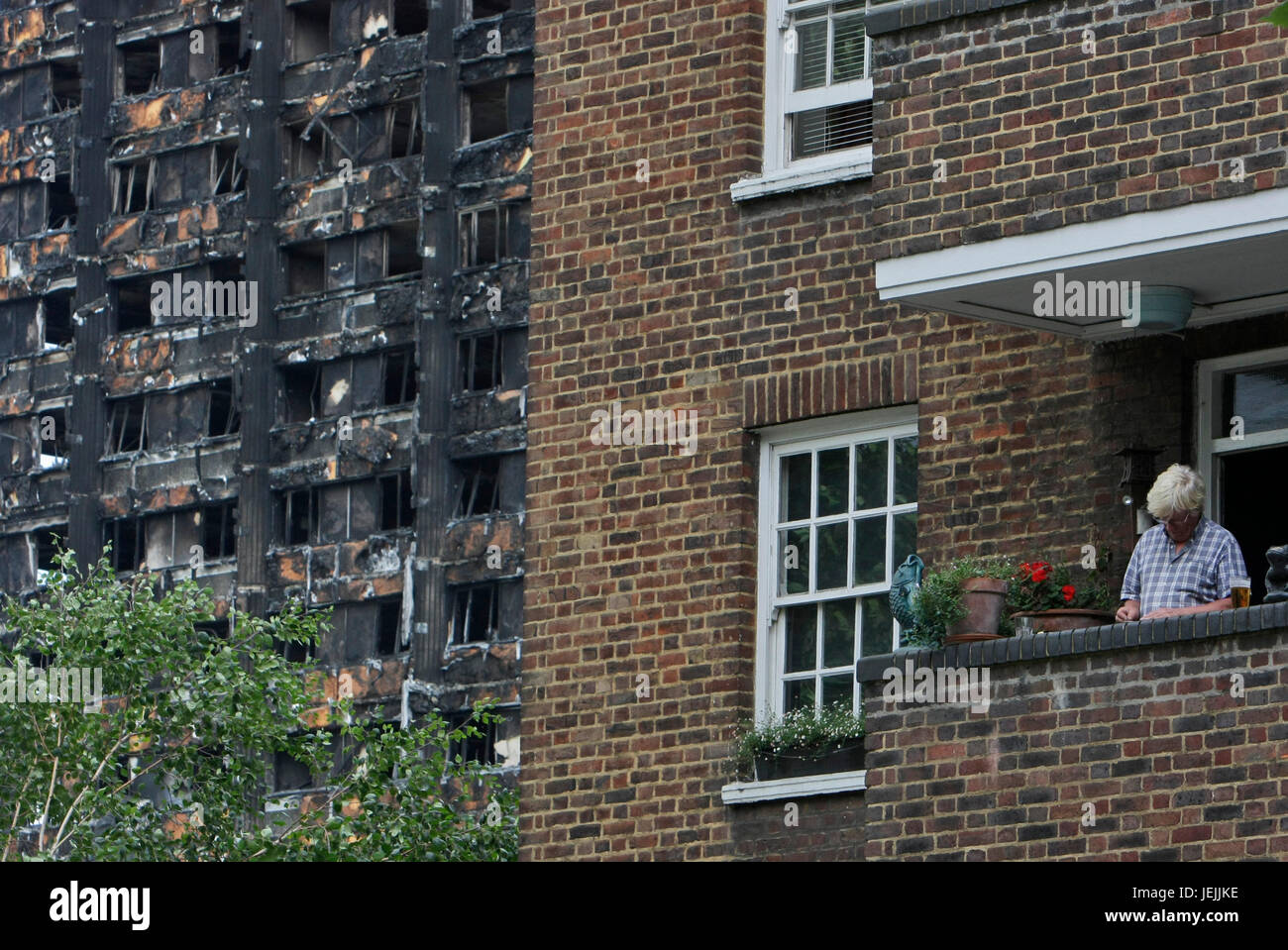 Grenfell tower block fire Stock Photo - Alamy