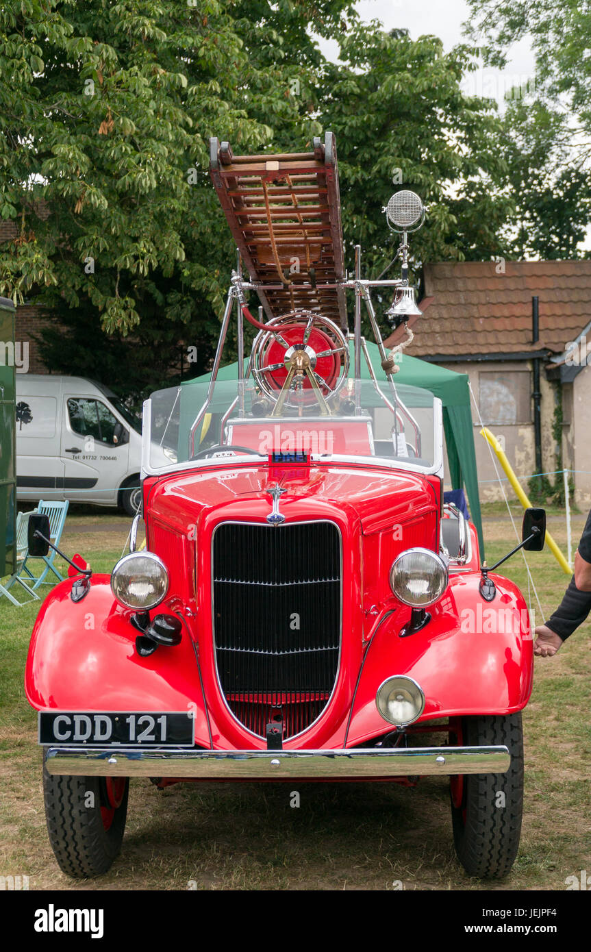 Vintage heritage classic cars hi-res stock photography and images - Alamy