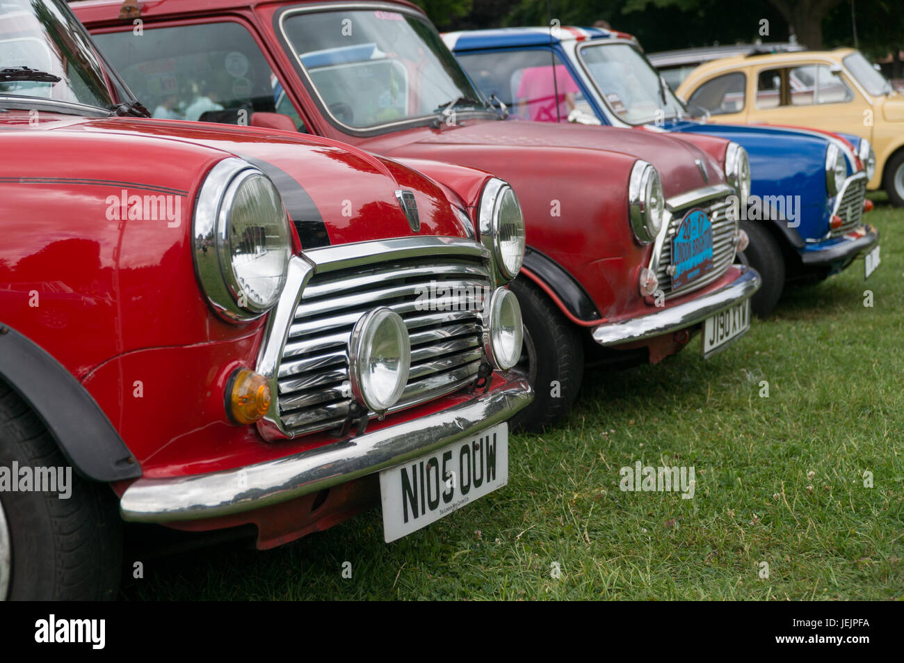 Vintage heritage classic cars hi-res stock photography and images - Alamy