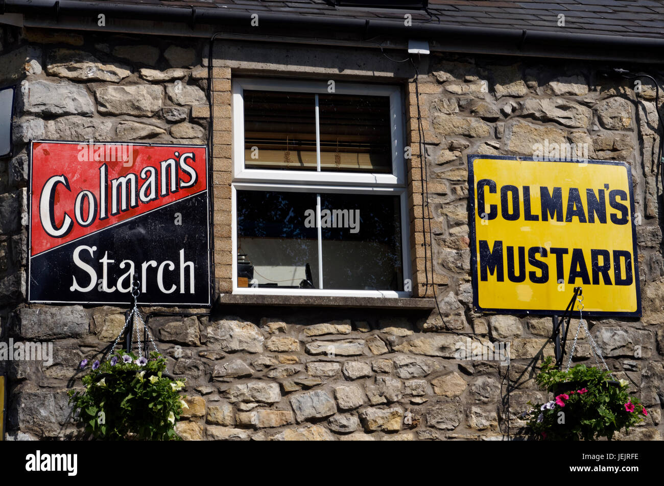 Old advertising signs hi-res stock photography and images - Alamy