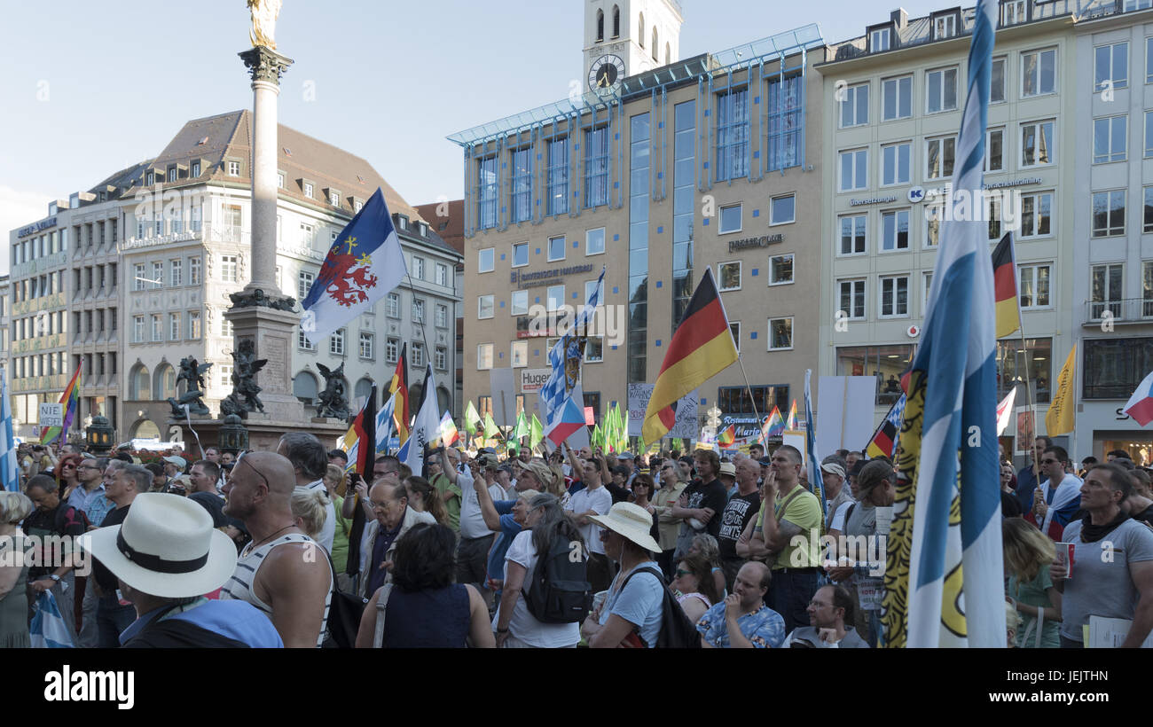 Pegida hi-res stock photography and images - Alamy
