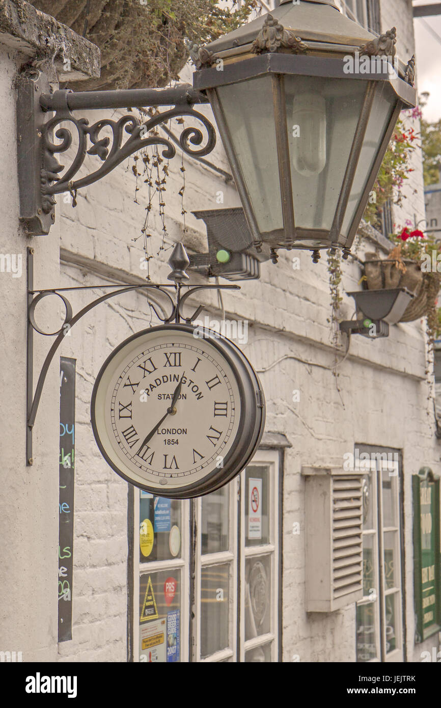 Paddington station clock hi-res stock photography and images - Alamy