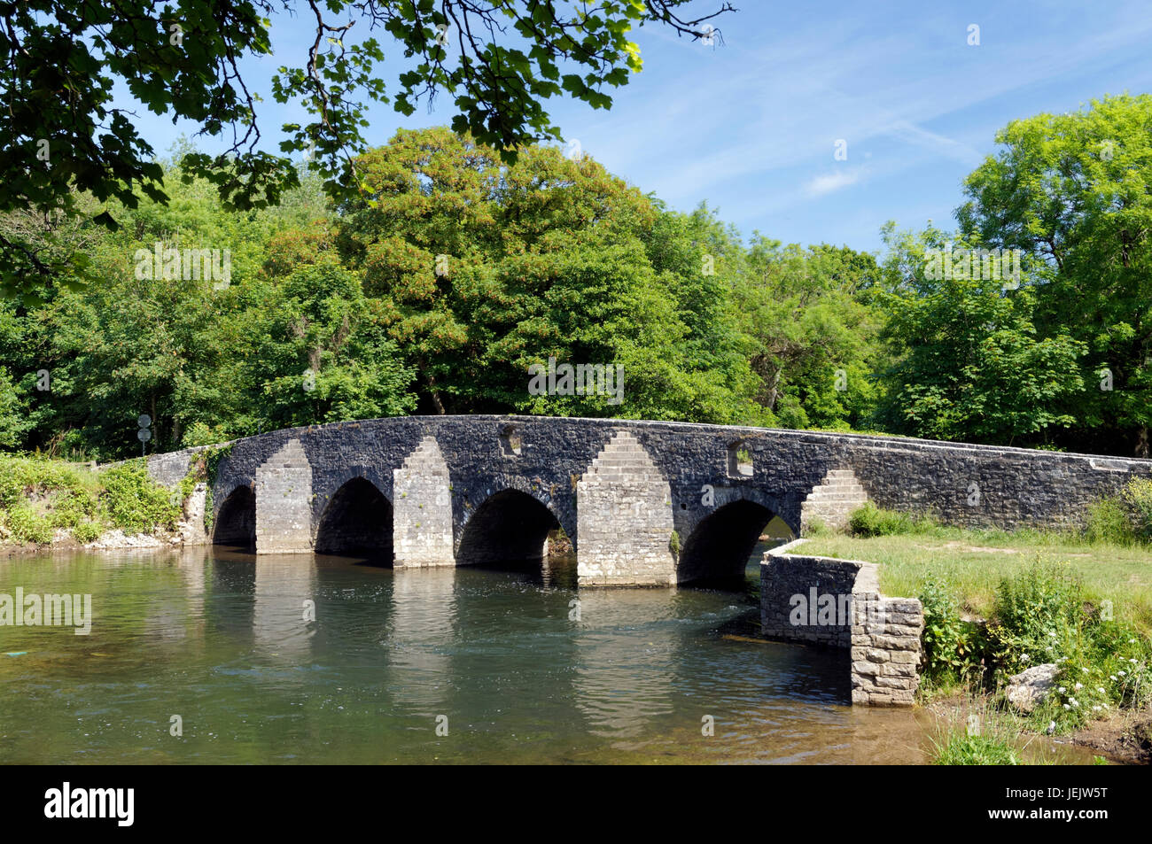 Old welsh stone arched bridge hi-res stock photography and images - Alamy