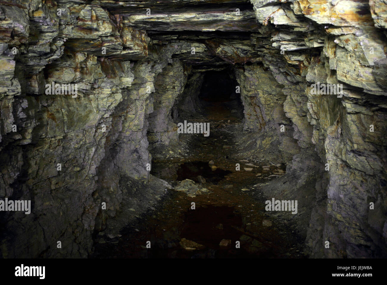Tunnel in mine Stock Photo - Alamy