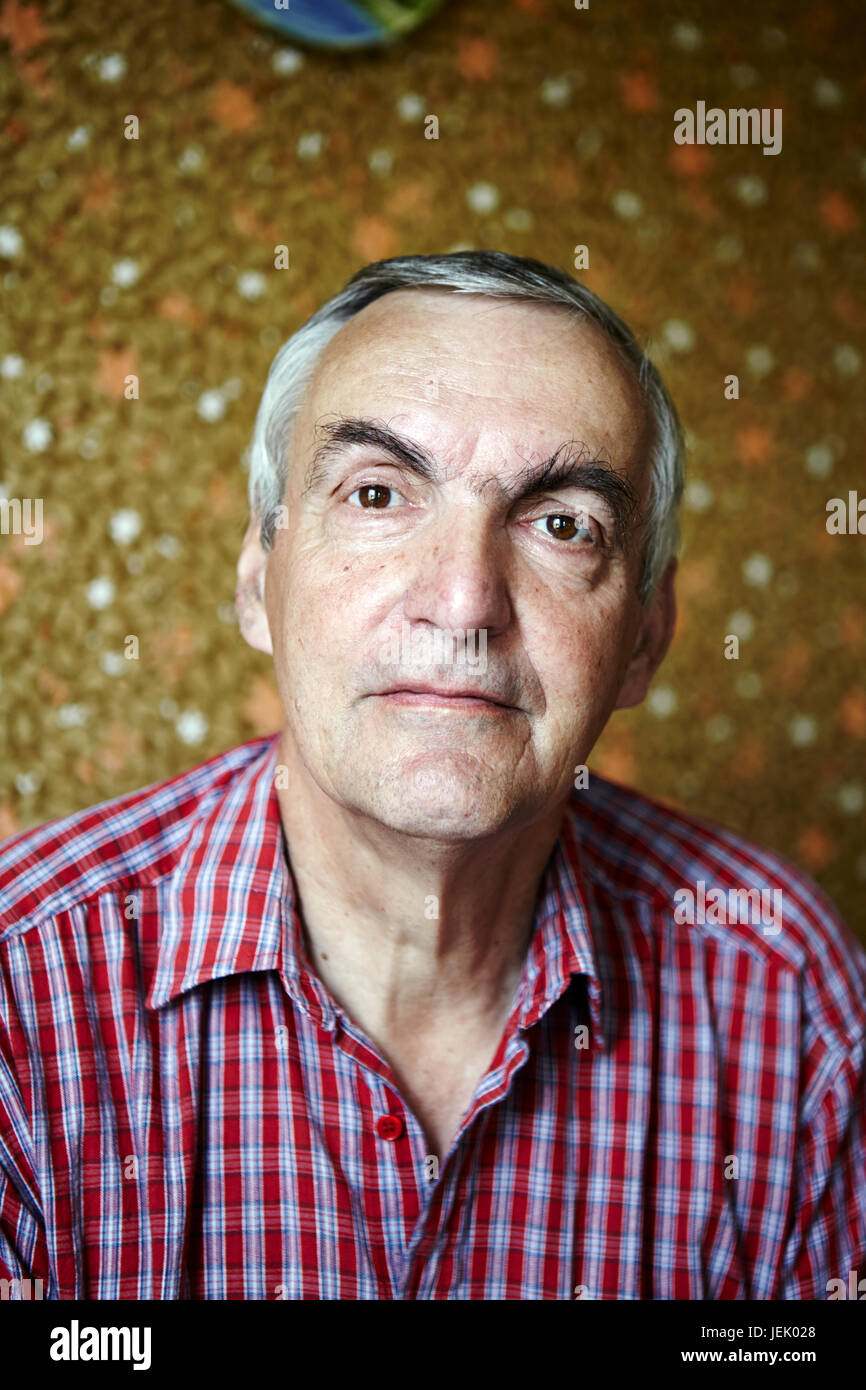 Portrait of senior man Stock Photo - Alamy