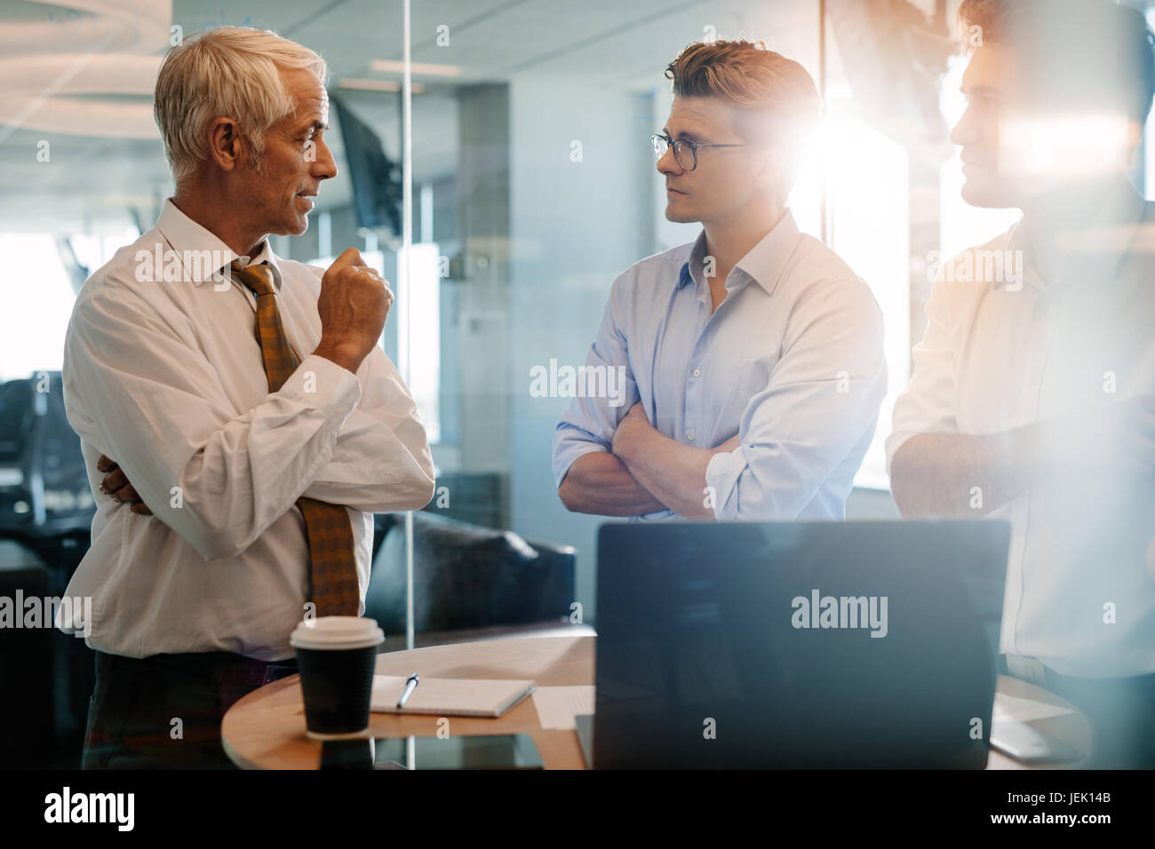Man giving instructions hi-res stock photography and images - Alamy