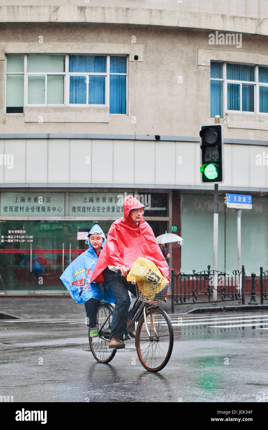 China shanghai rainfall hi-res stock photography and images - Alamy