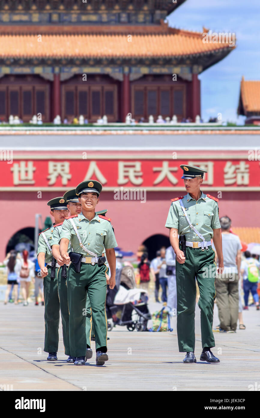 Chinese army uniform hi-res stock photography and images - Alamy