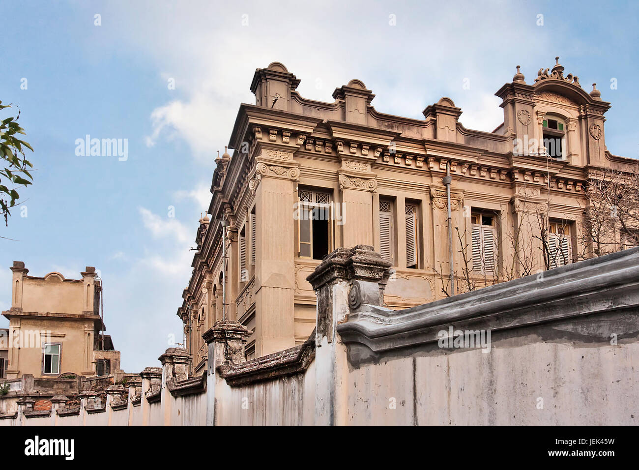 Old colonial french architecture mansion hi-res stock photography and ...