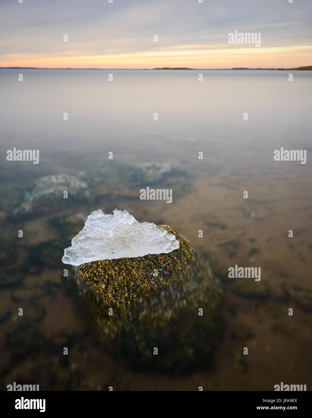 Ice on rock hi-res stock photography and images - Alamy