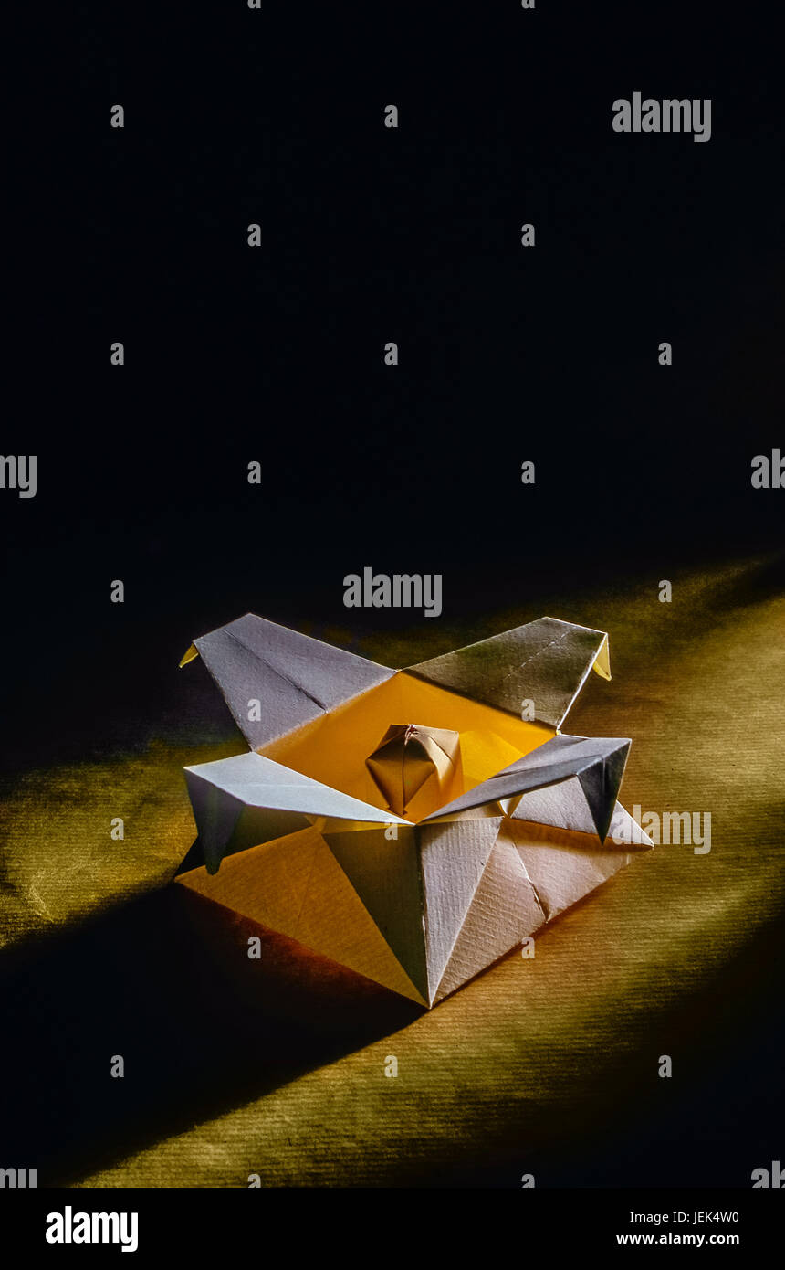 Origami , Japanese paper folding craft , india , asia Stock Photo - Alamy