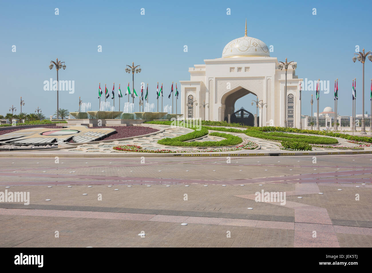 Gate house of the Emirates Palace in Abu Dhabi Stock Photo - Alamy
