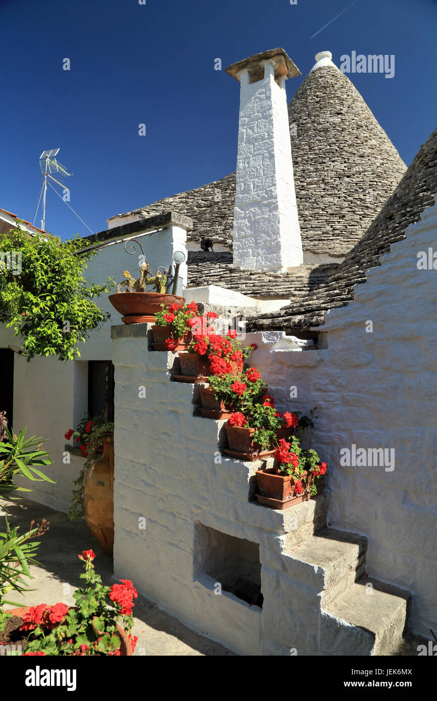Trulli hi-res stock photography and images - Alamy