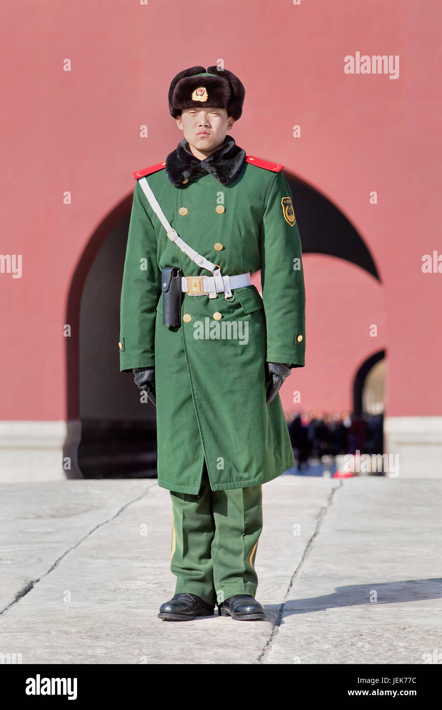 Asian security guard museum hi-res stock photography and images - Alamy